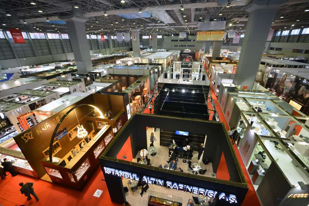 گالری دنا در نمایشگاه بین المللی طلا و جواهرات شیراز ۱۴۰۰ Dena Gold Gallery گالری طلا دنا